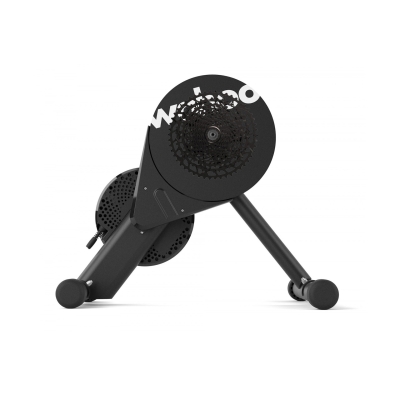 Wahoo KICKR CORE mit Zwift Click & Cog Indoor-Rollentrainer