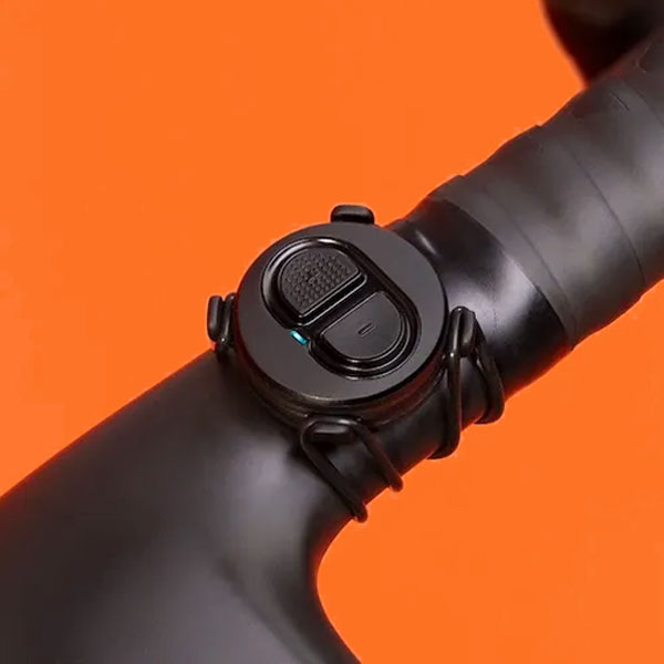 Wahoo KICKR CORE mit Zwift Click & Cog Indoor-Rollentrainer